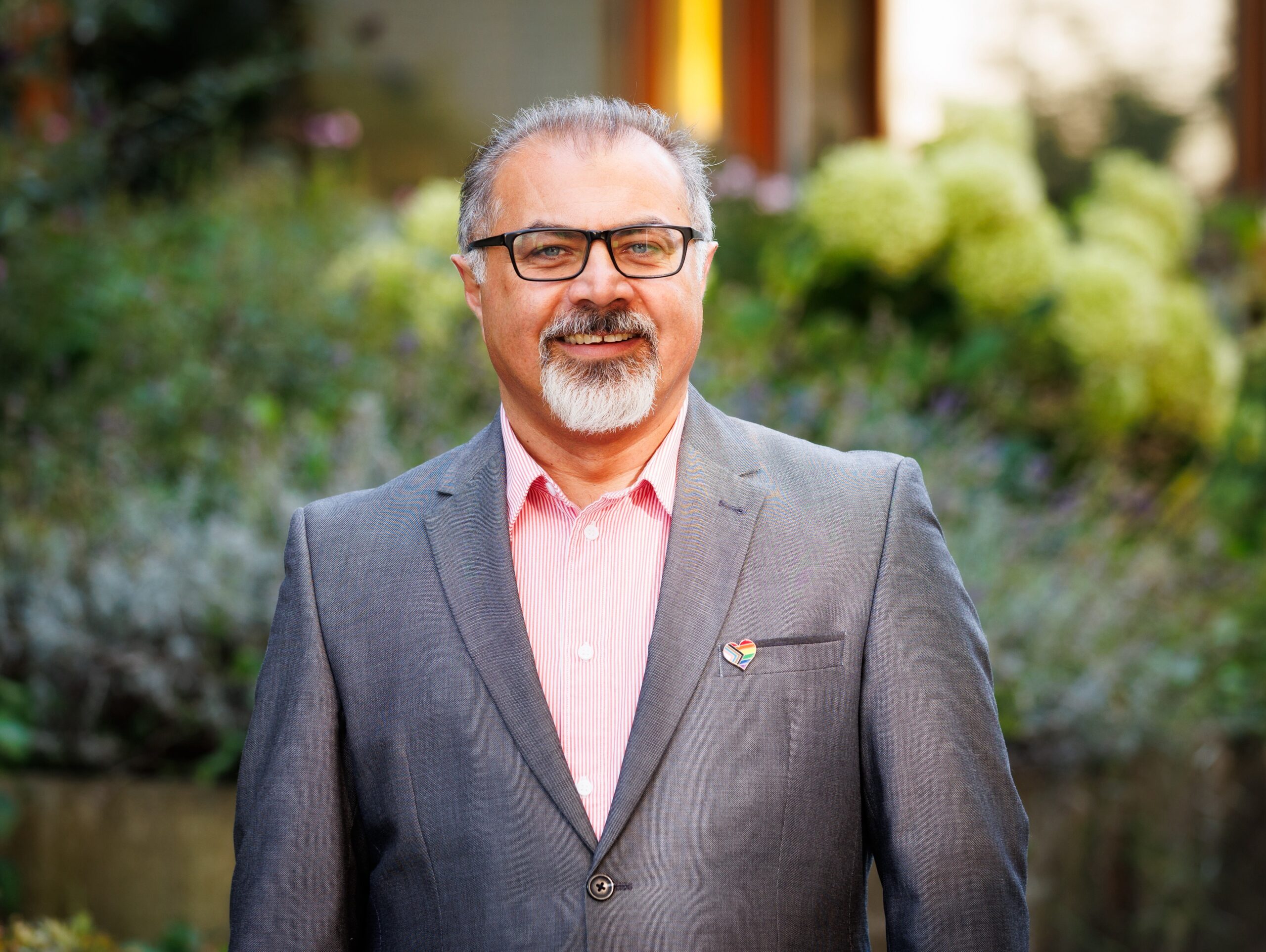 Oud UAF-student Arash Mortezavy benoemd tot ‘Leraar van het Jaar’ - UAF